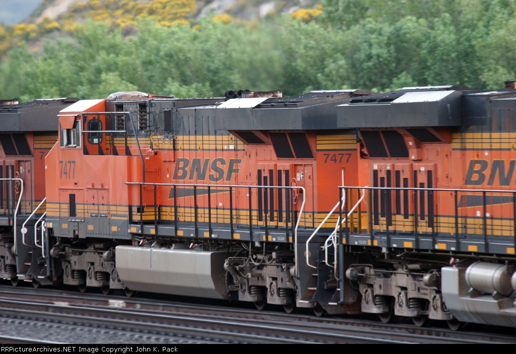 BNSF 7477